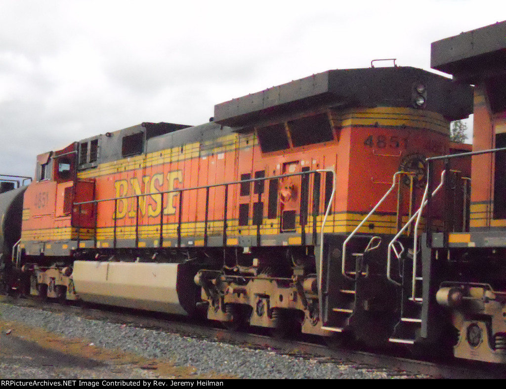 BNSF 4851
